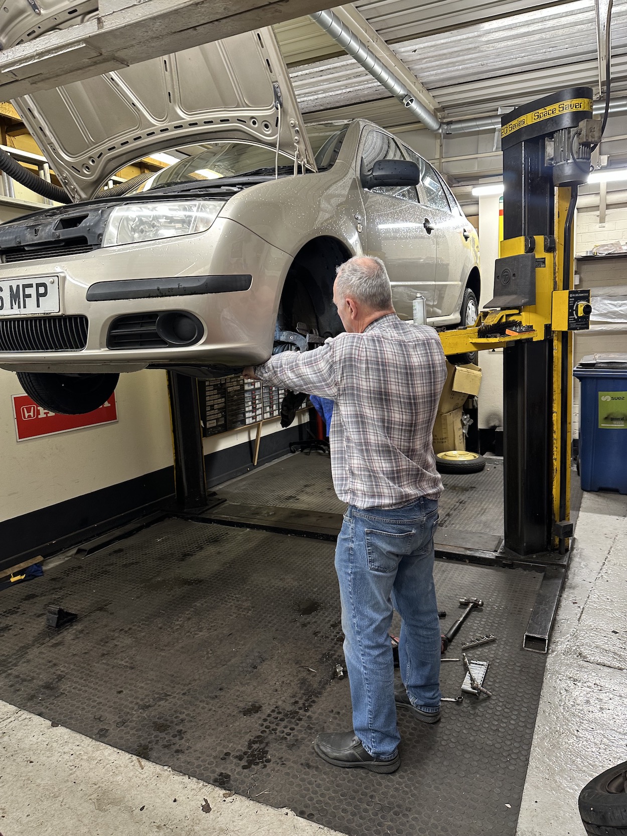 About Us | S T Motors